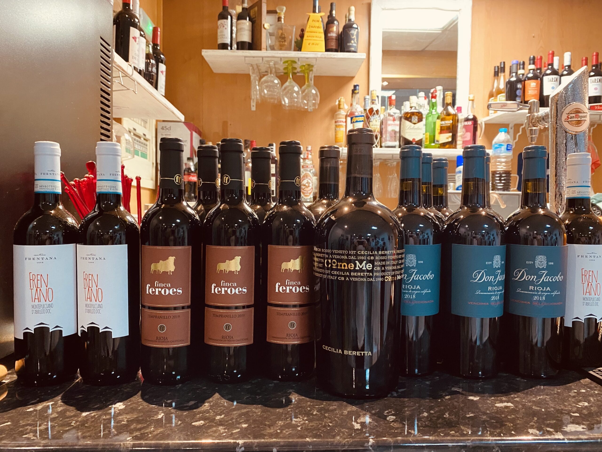 Amazing Wine Selection - Piano Piano